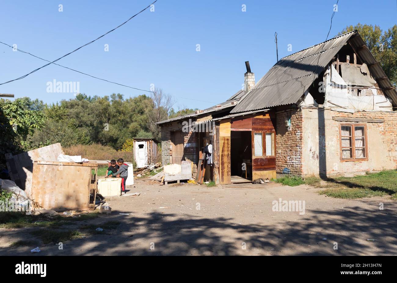 Gypsy slums hi-res stock photography and images - Alamy