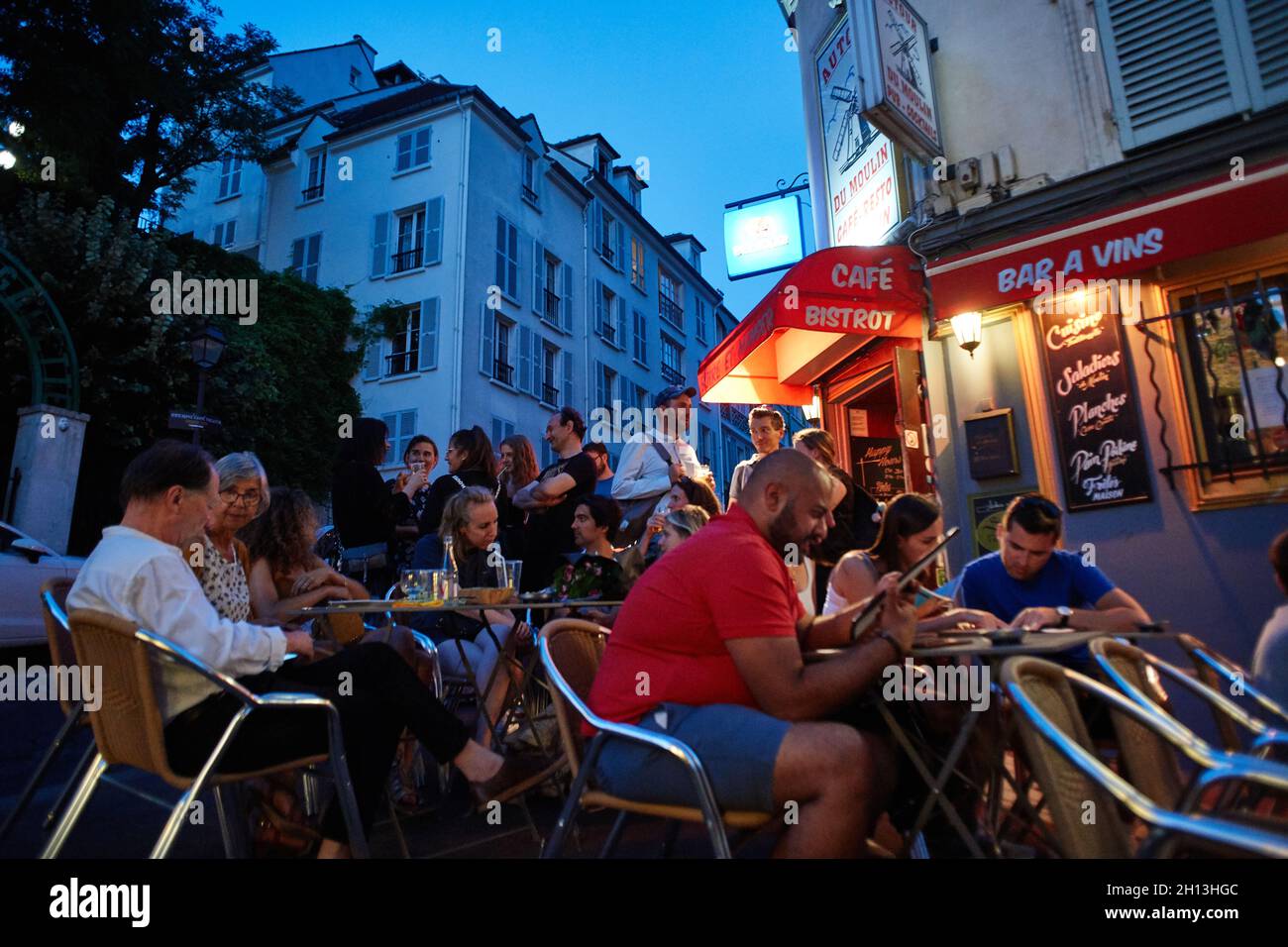 Men in street cafe hi-res stock photography and images - Alamy