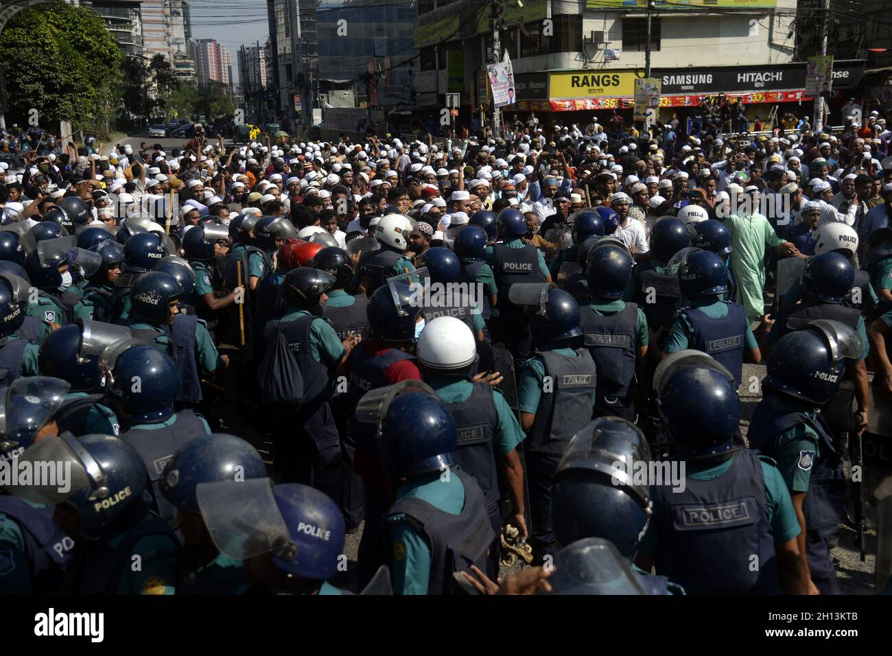 Non Exclusive: DHAKA, BANGLADESH - OCTOBER 15, 2021: Protesters ...
