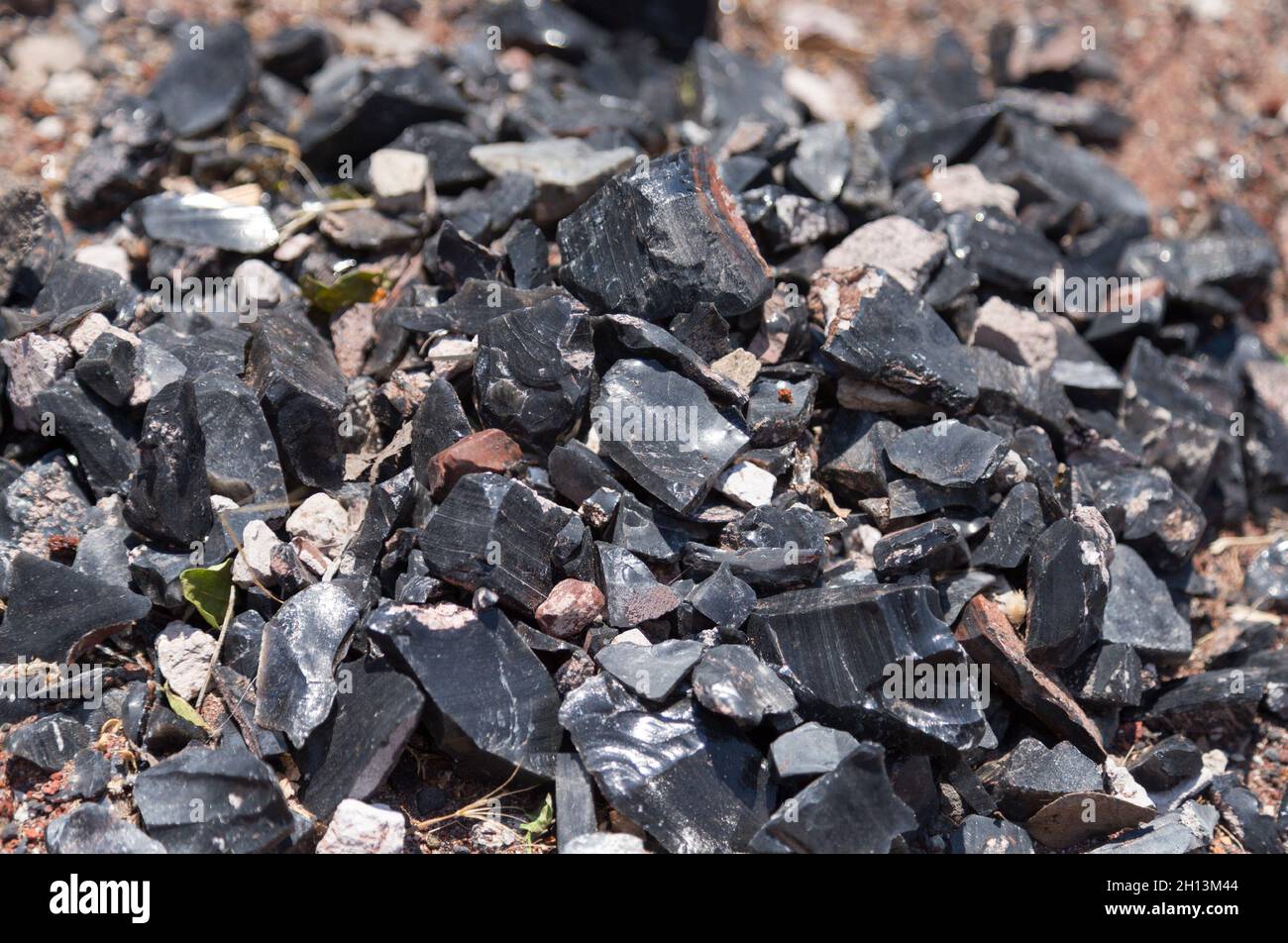 Obsidian rock hi-res stock photography and images - Alamy