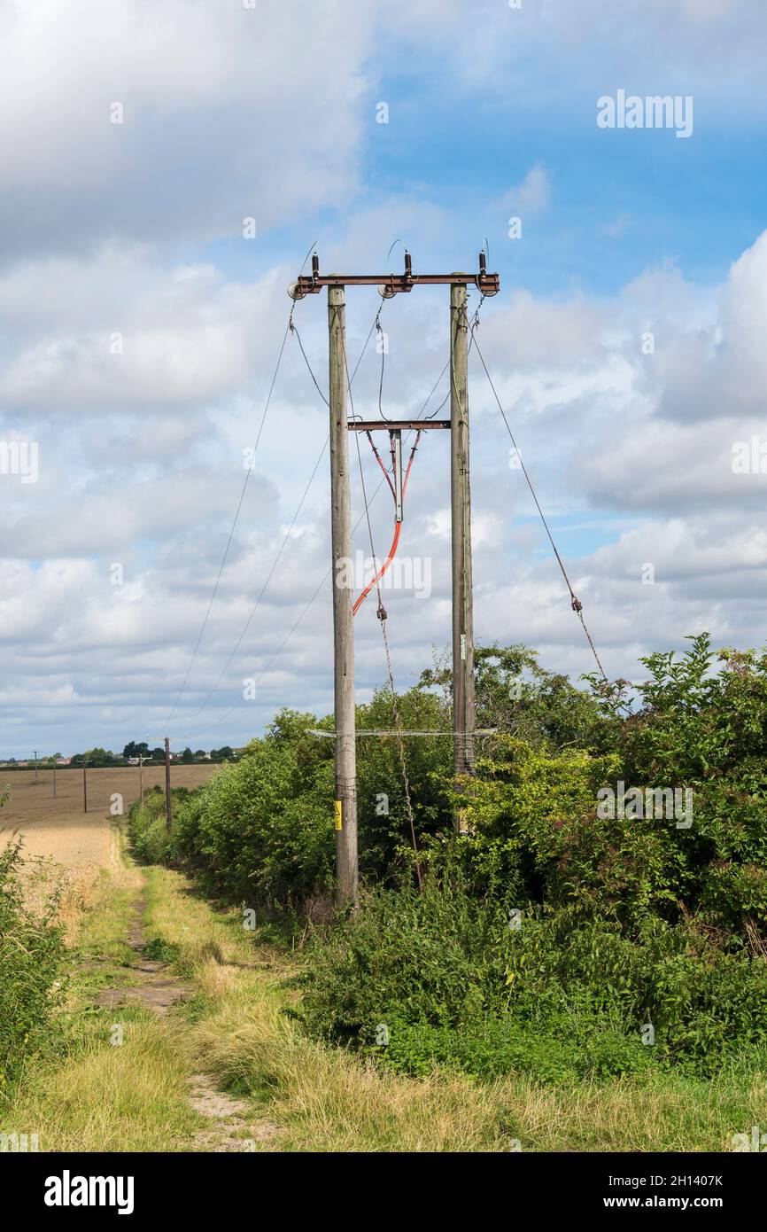 Overhead electric wires hi-res stock photography and images - Alamy