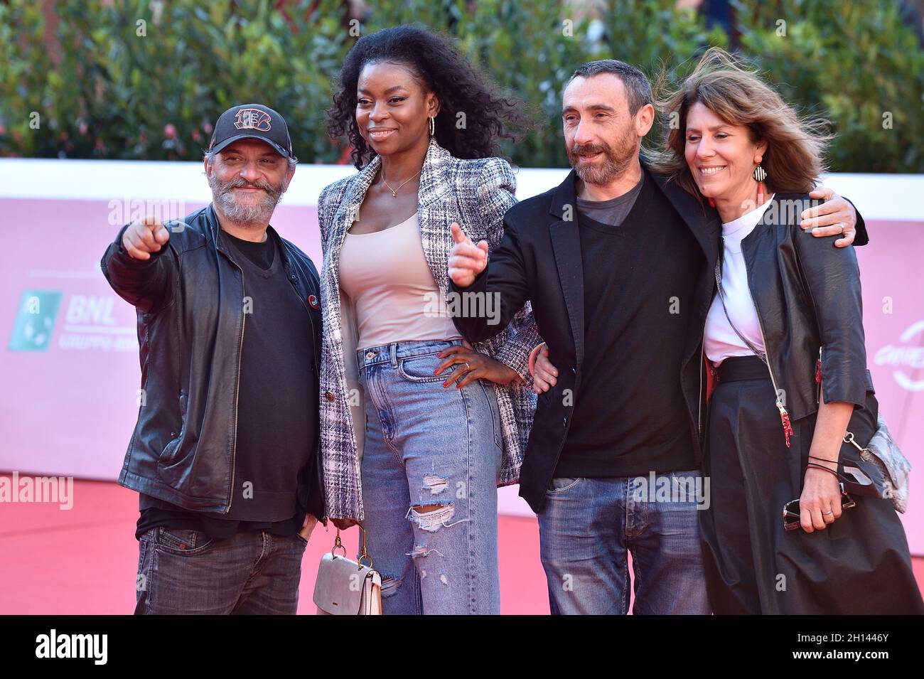 Juliet manetti hi-res stock photography and images - Alamy