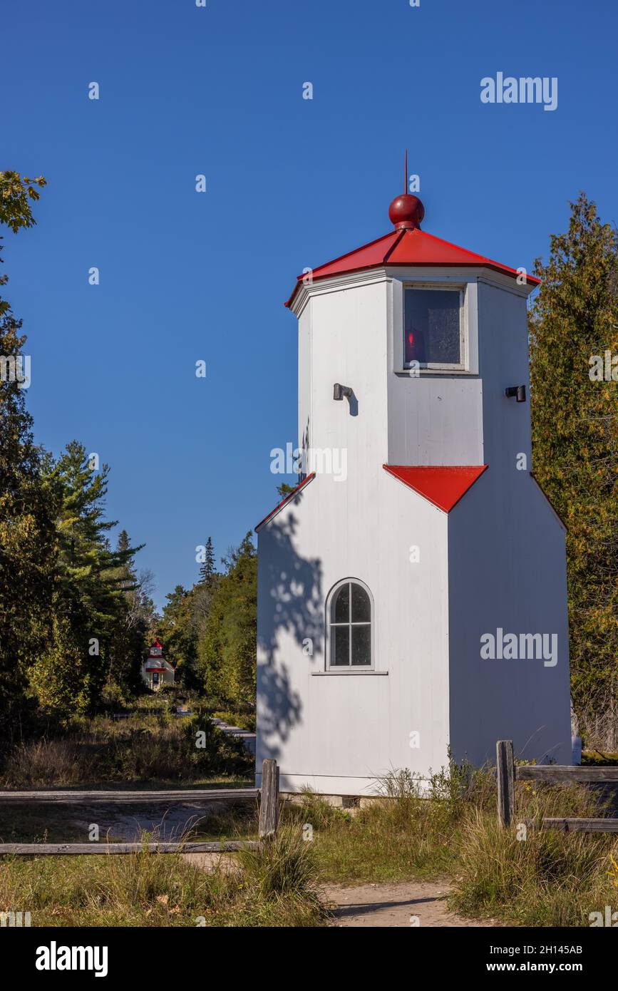 Light red lake hi-res stock photography and images - Alamy