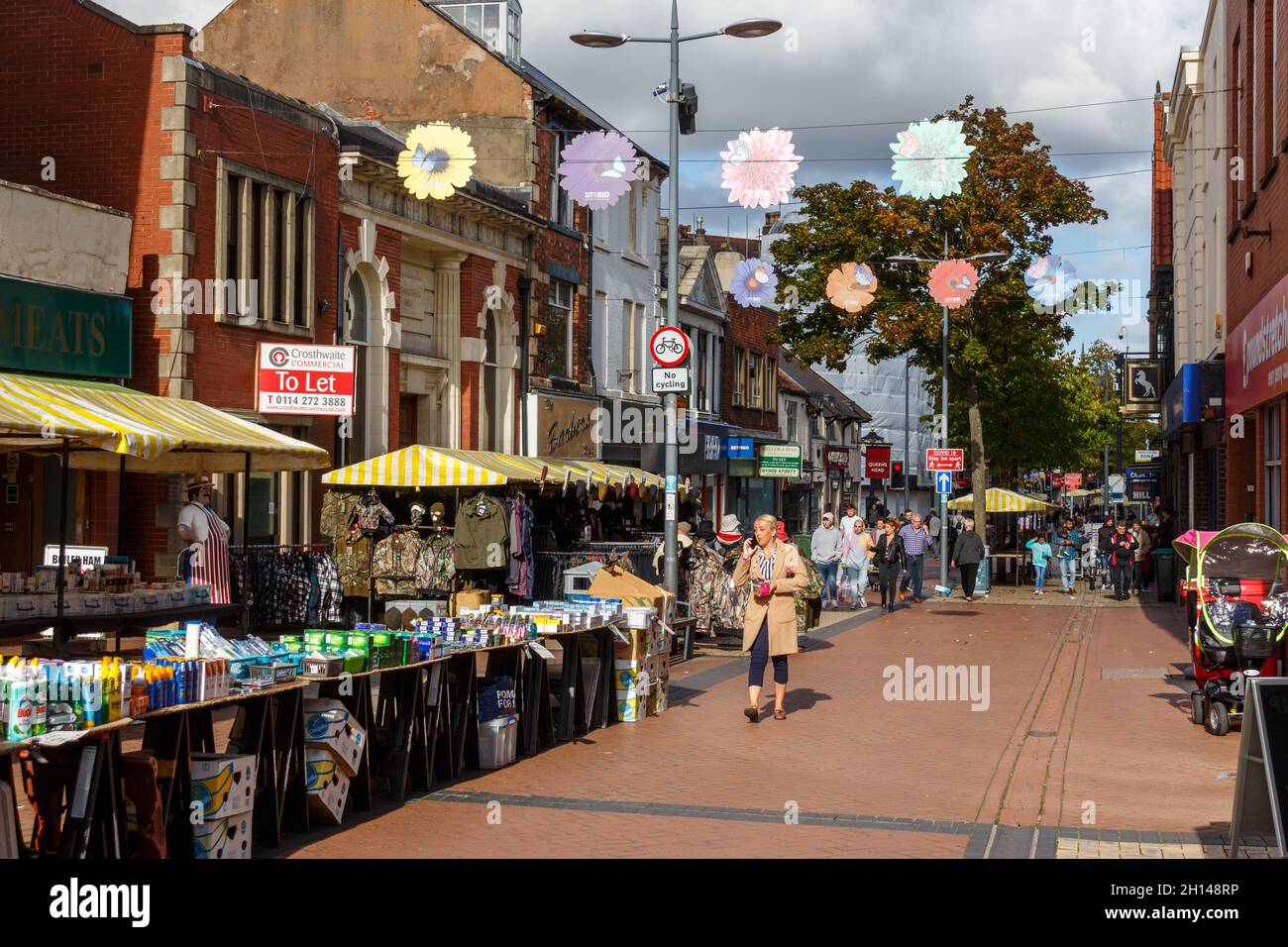 Market stalls, Bridge Street, Worksop Stock Photo - Alamy