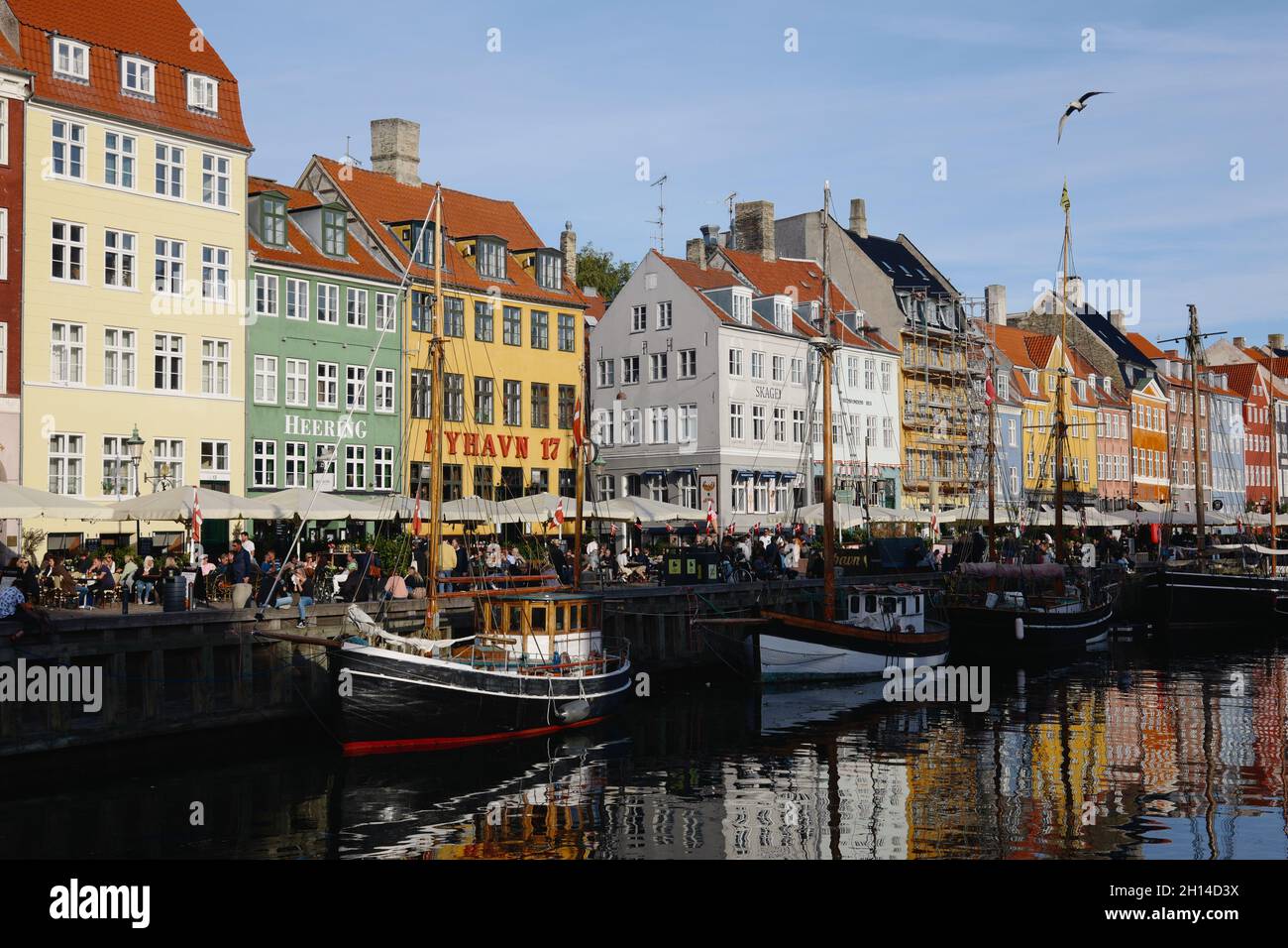 October 2021 hi-res stock photography and images - Alamy