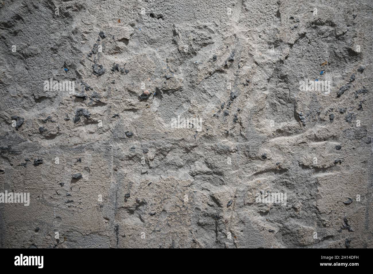 Demolish cracked concrete wall texture background Stock Photo - Alamy