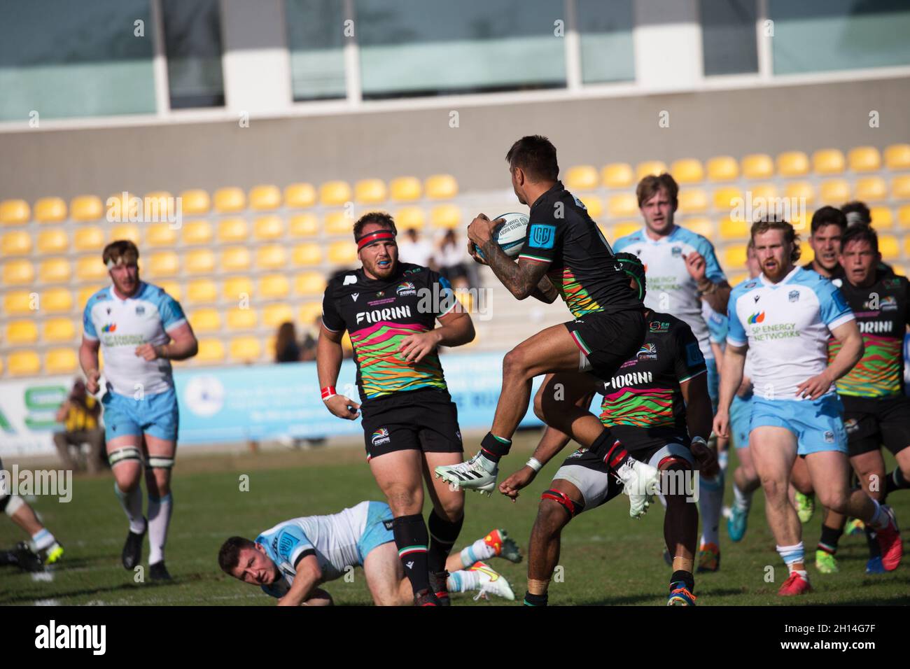 Pierre bruno zebre glasgow rugby hi-res stock photography and images ...