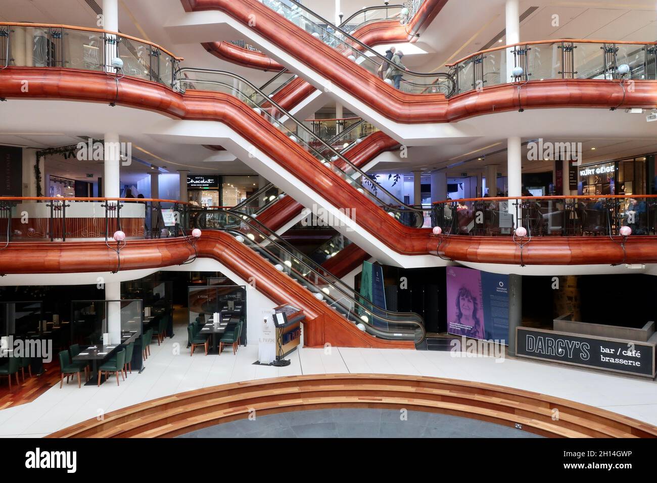 Glasgow, UK - 4 October 2021: Prince’s Square indoor shopping centre ...