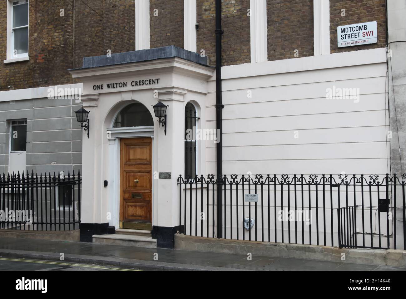 Entrance to One Wilton Crescent, on Motcombe Street, Belgravia, London ...