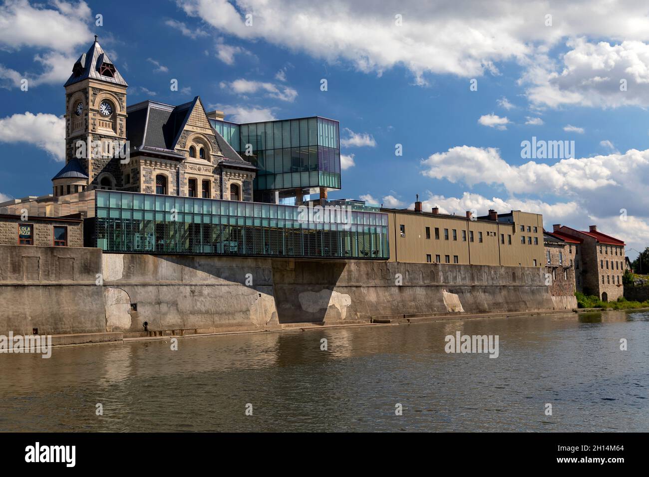 Digital library hi-res stock photography and images - Alamy