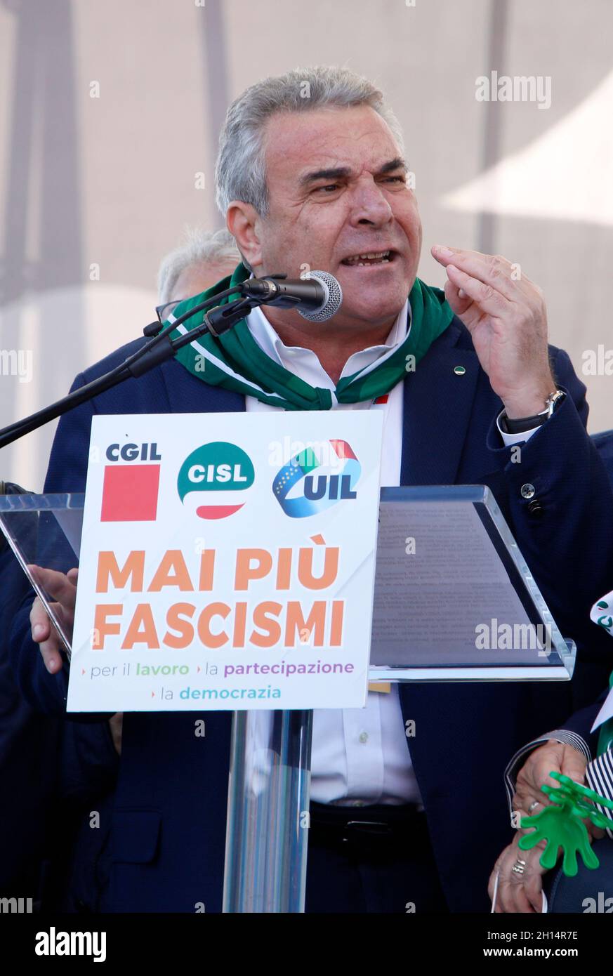 Cisl general secretary luigi sbarra hi-res stock photography and images ...