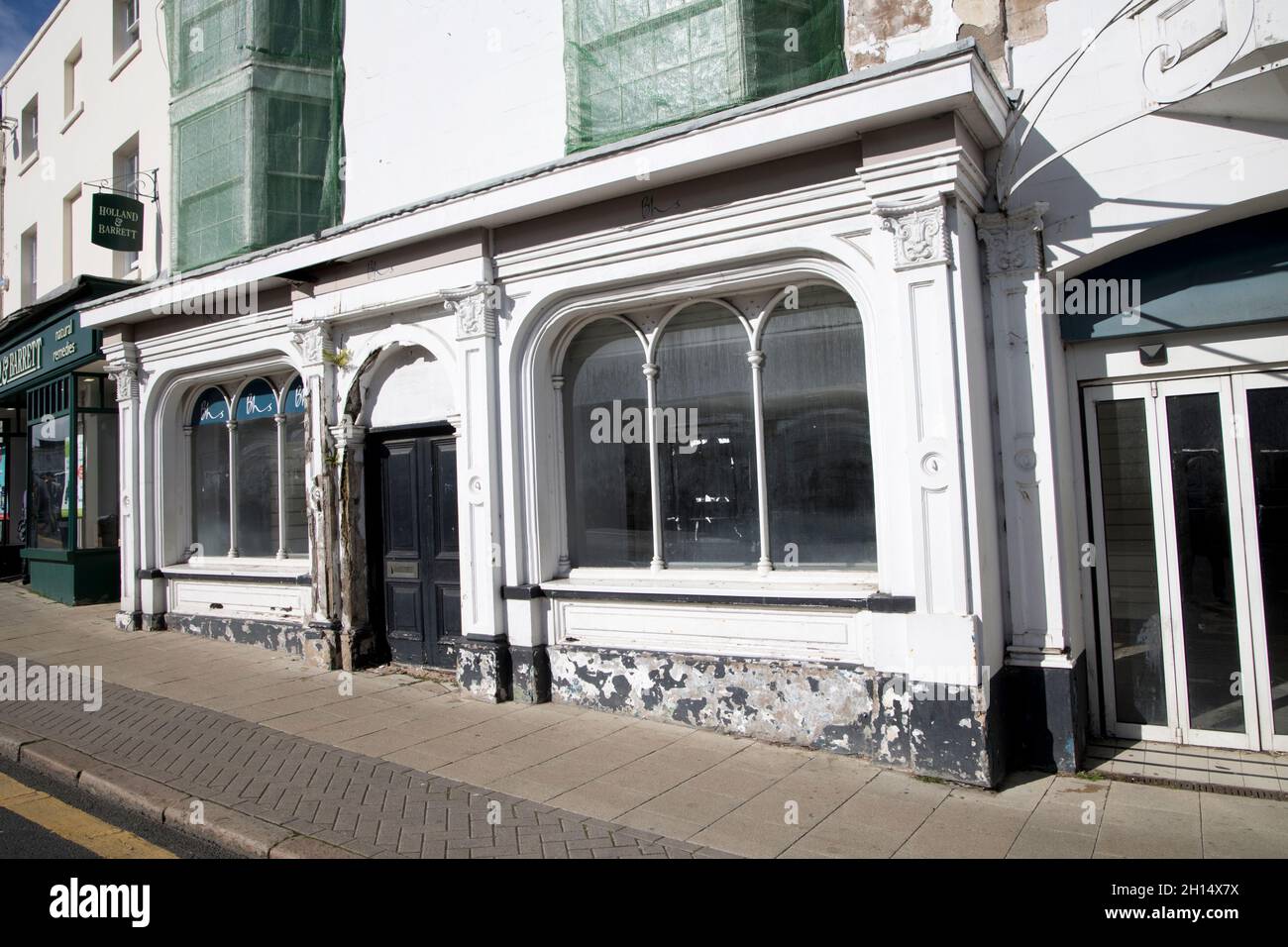 Retail shops in Stratford High Street closed permanently as a result of ...