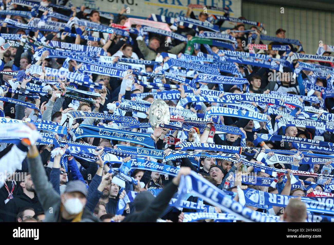 Vfl bochum fans hi-res stock photography and images - Alamy