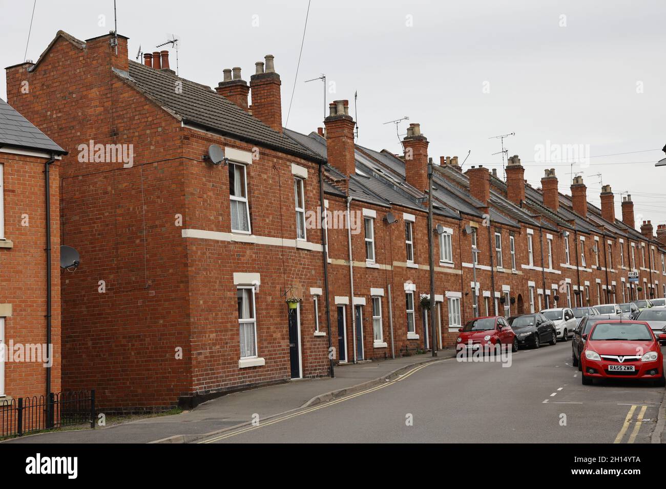 Brick row of houses hi-res stock photography and images - Alamy