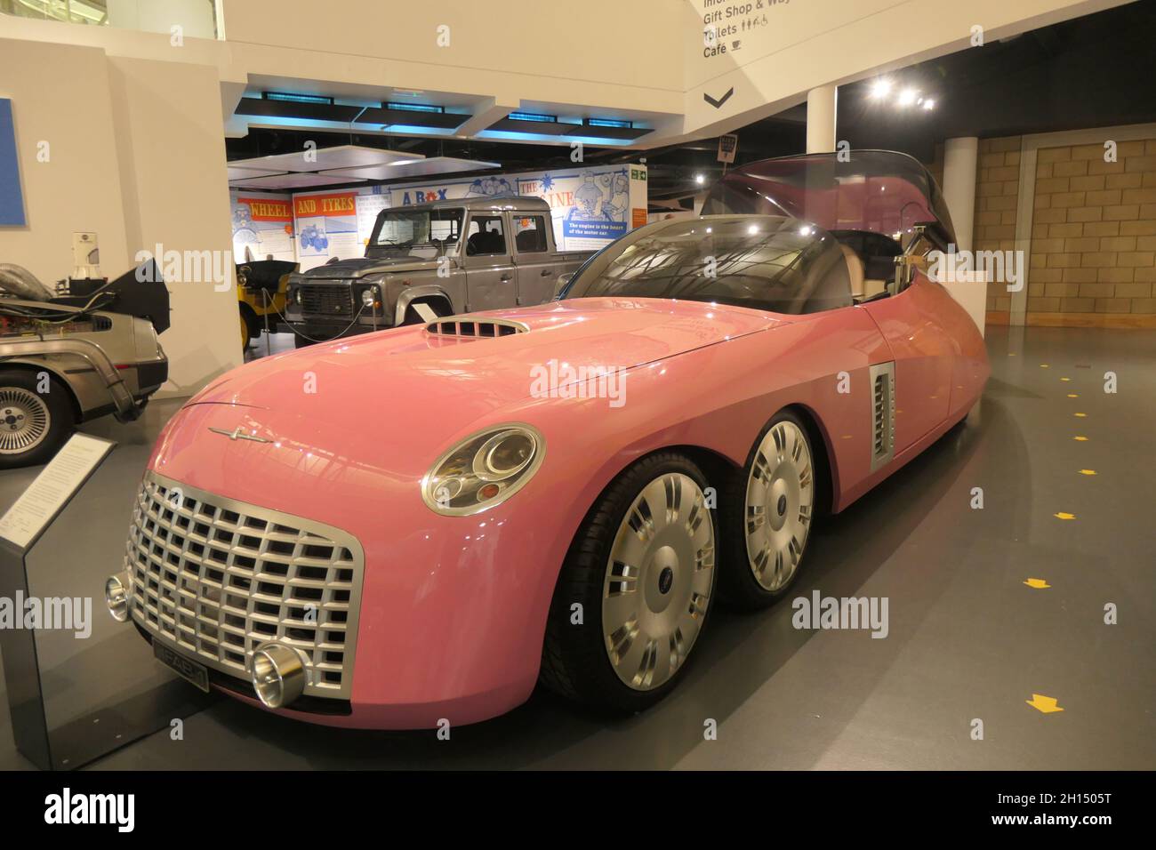Thunderbirds Lady Penelope's Rolls Royce posh famous TV film ...