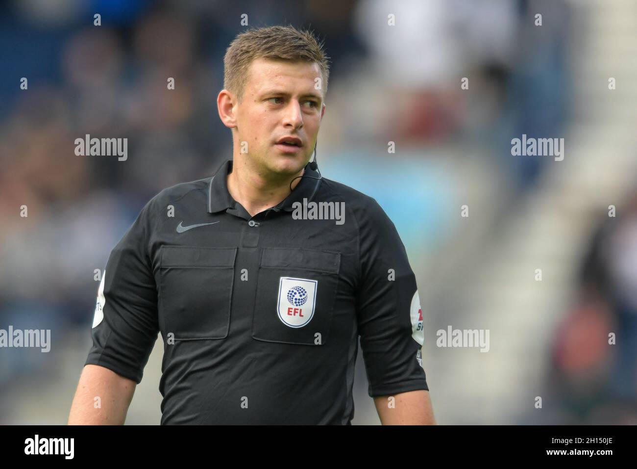 Referee Joshua Smith in action during the game Stock Photo - Alamy