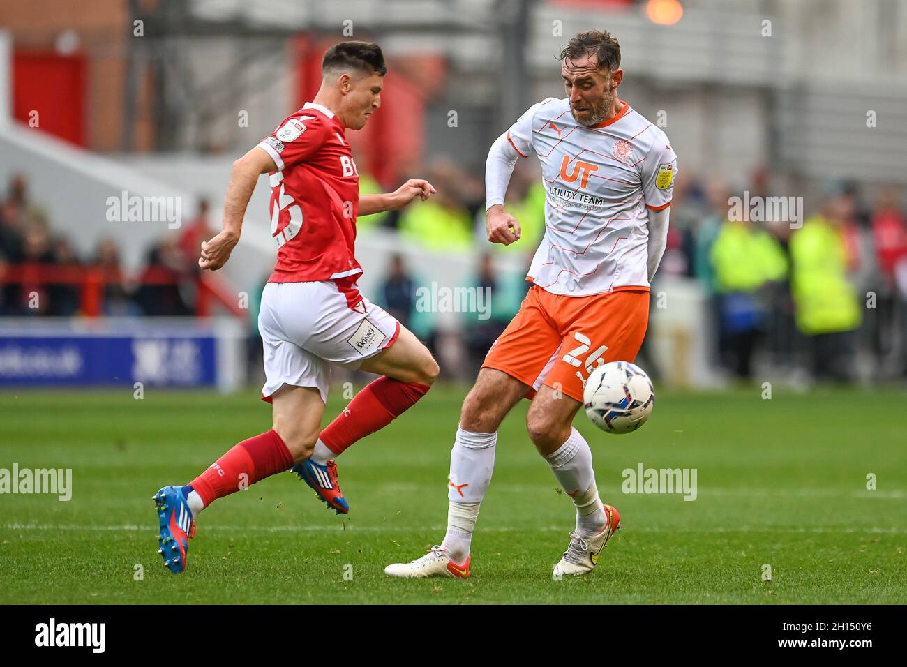 Joe lolley of nottingham forest battles hi-res stock photography and ...