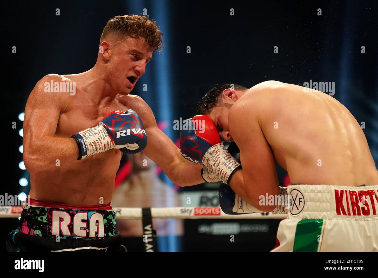 Brad Rea (left) and Jez Smith in action in their Middleweight Contest ...