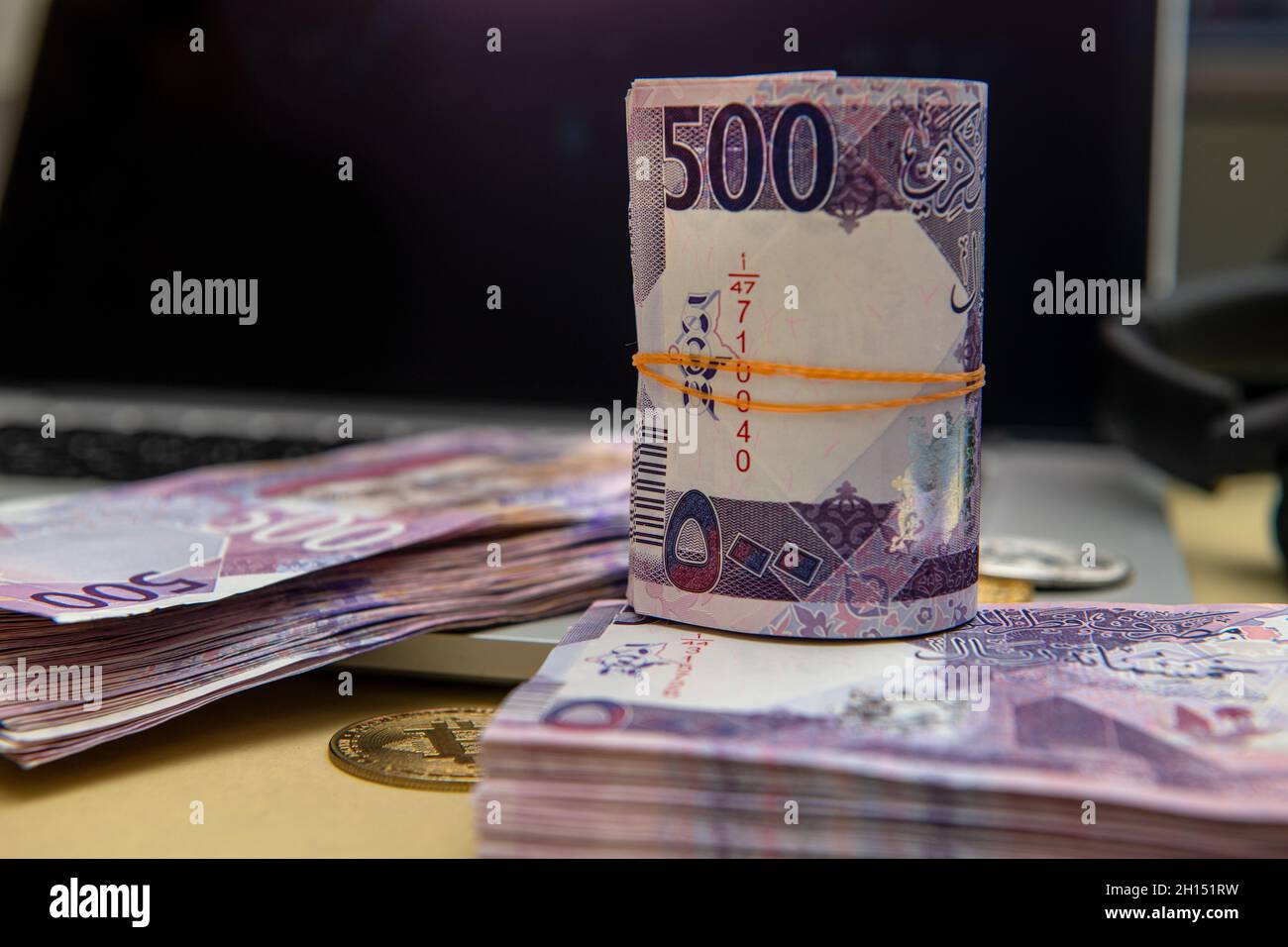 Qatar Currency Newley Launched Bank Notes. Qatari Riyal ,Notes,500 on ...