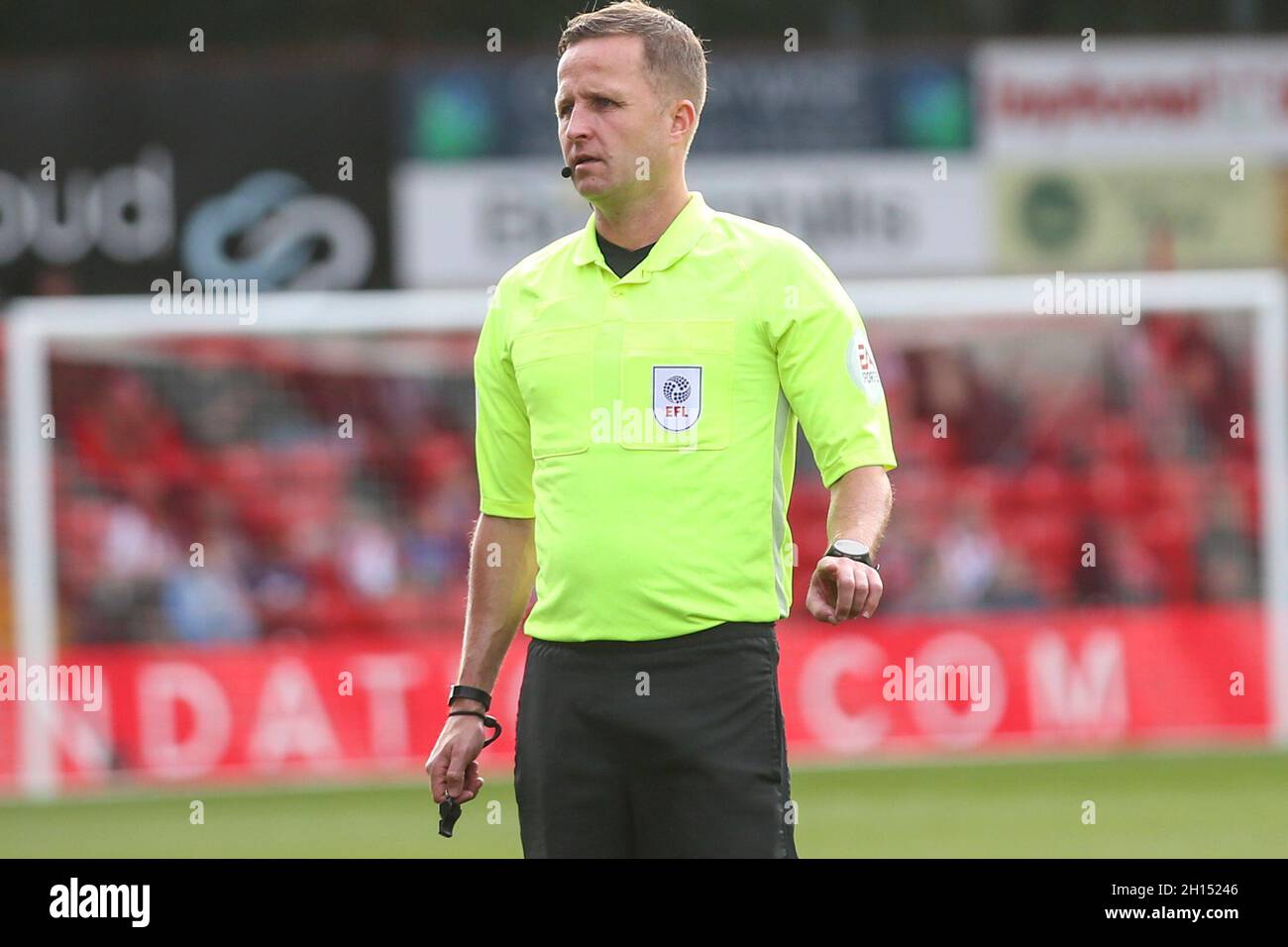 David webb referee 2021 hi-res stock photography and images - Alamy