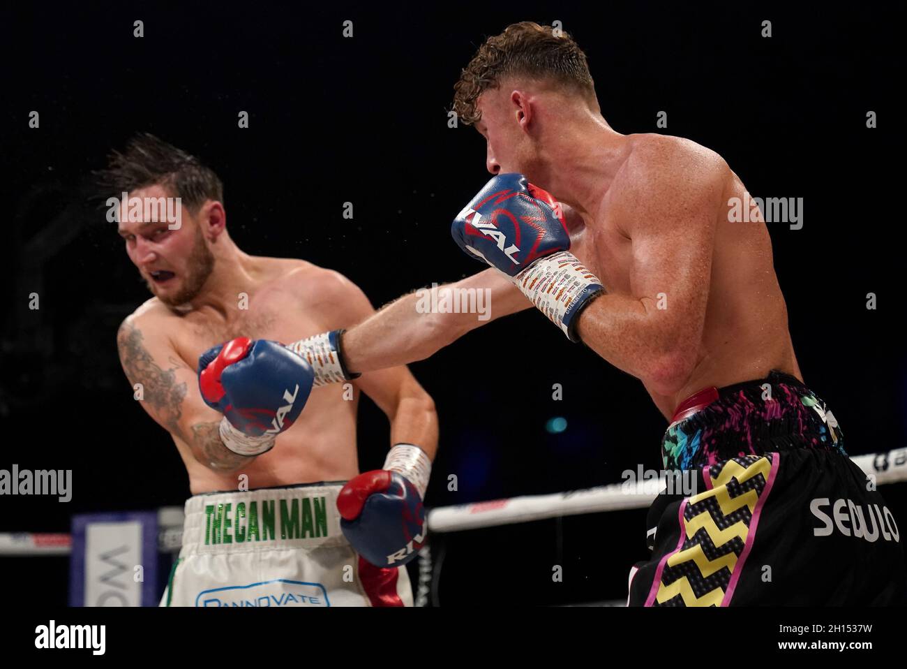 Jez Smith (left) and Brad Rea in action in their Middleweight Contest ...