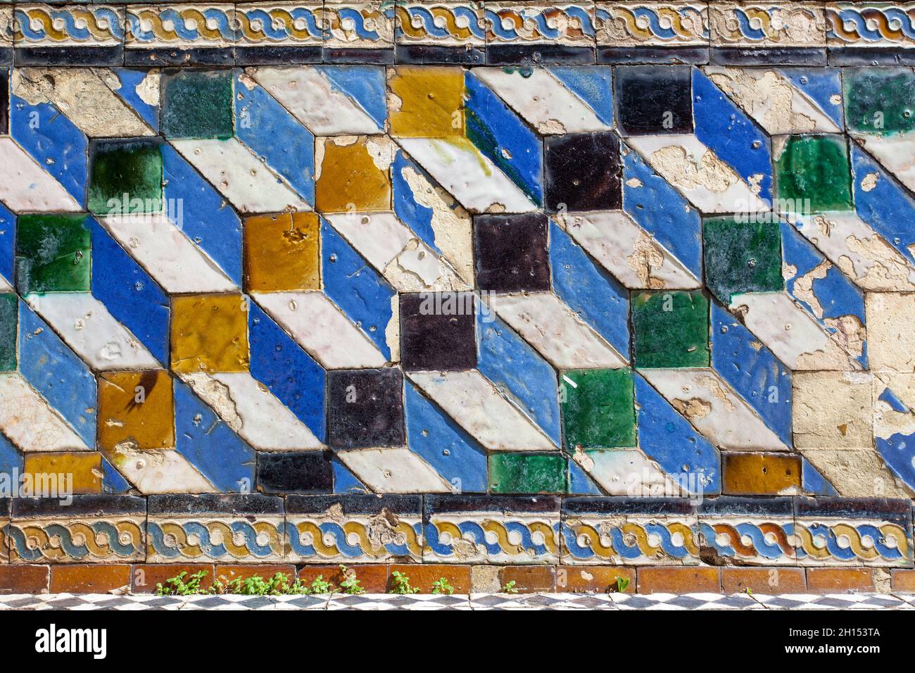 Moorish ceramic tiles with simple geometric pattern Stock Photo - Alamy