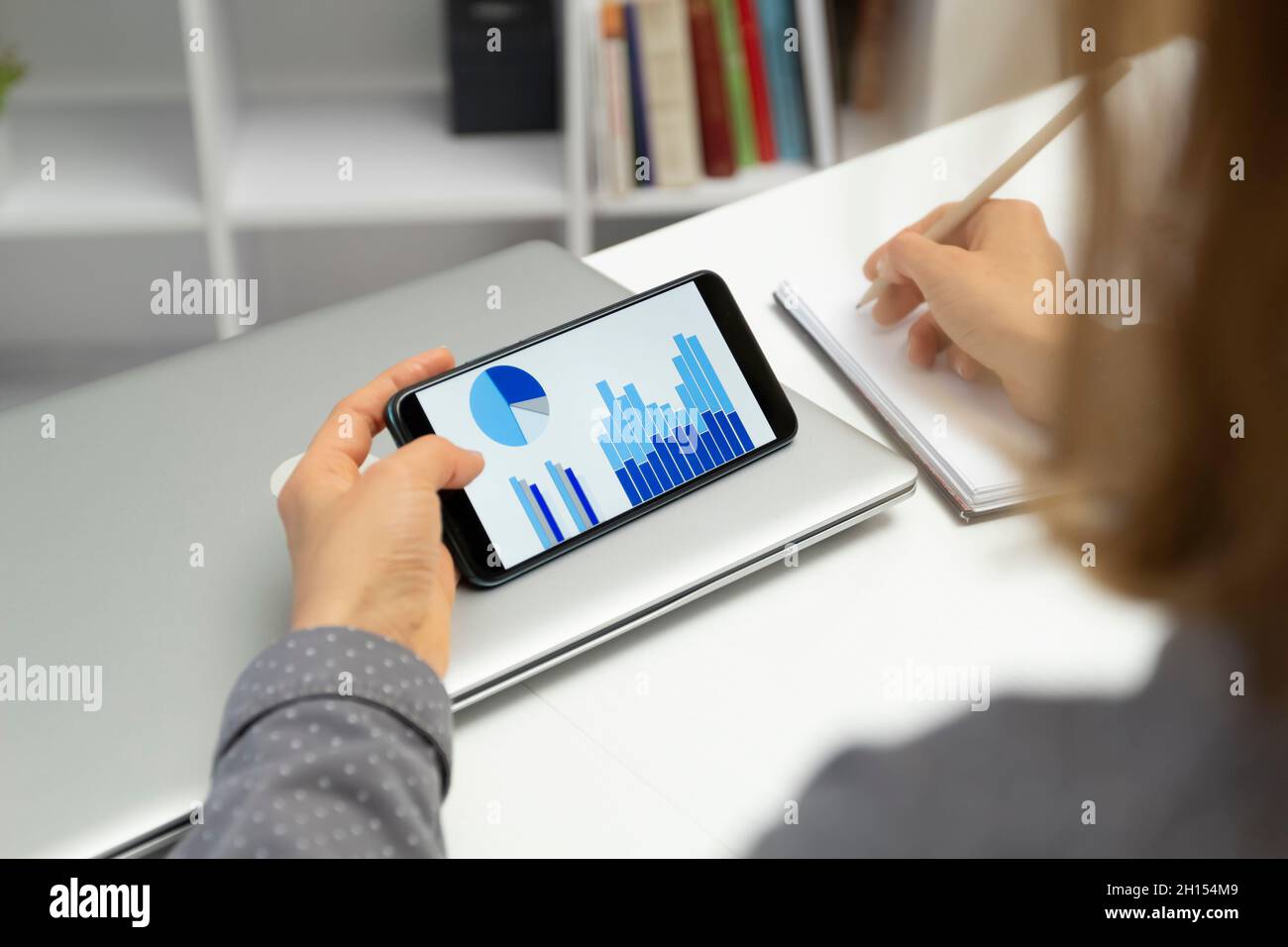 Growth charts hi-res stock photography and images - Alamy