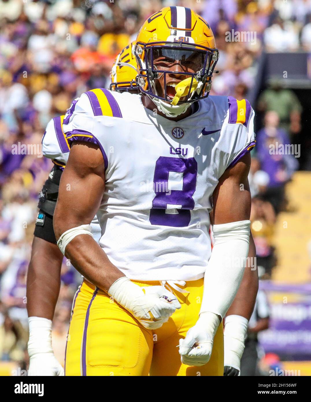 Baton Rouge, LA, USA. 16th Oct, 2021. LSU's BJ Ojulari (8) celebrates a ...