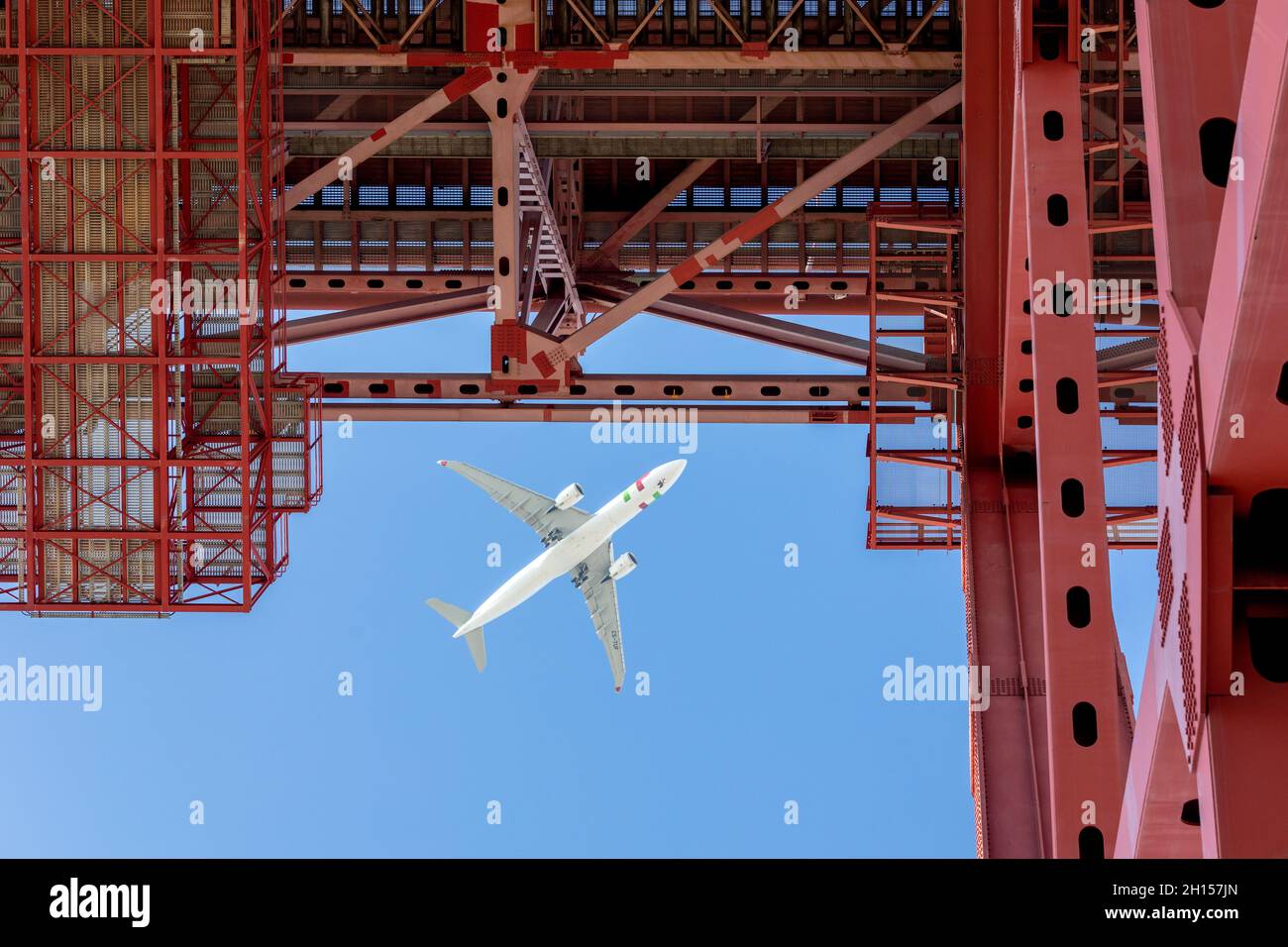 Airplane construction hi-res stock photography and images - Alamy