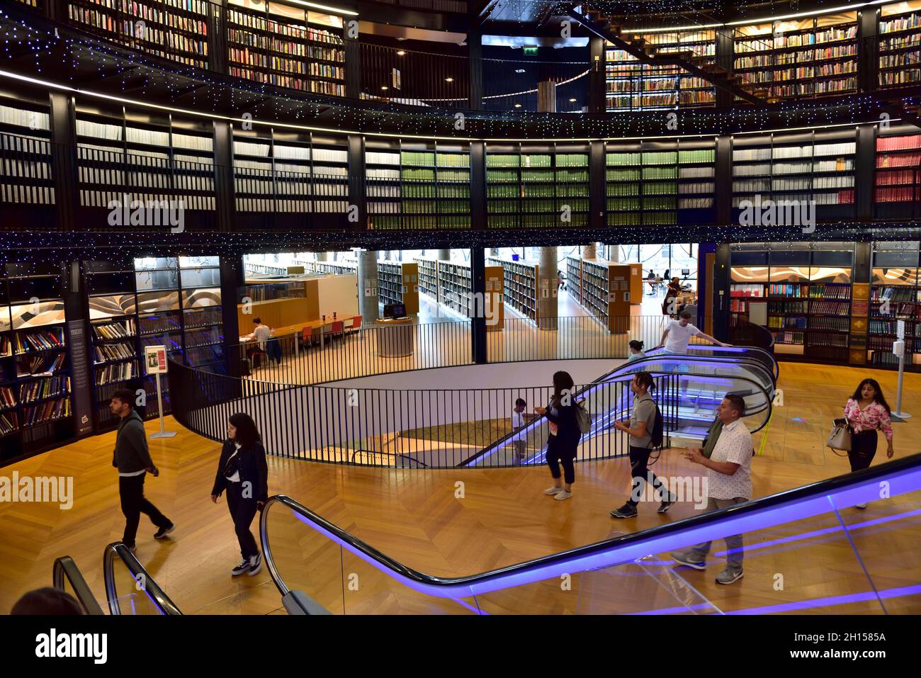 Public library uk hi-res stock photography and images - Alamy