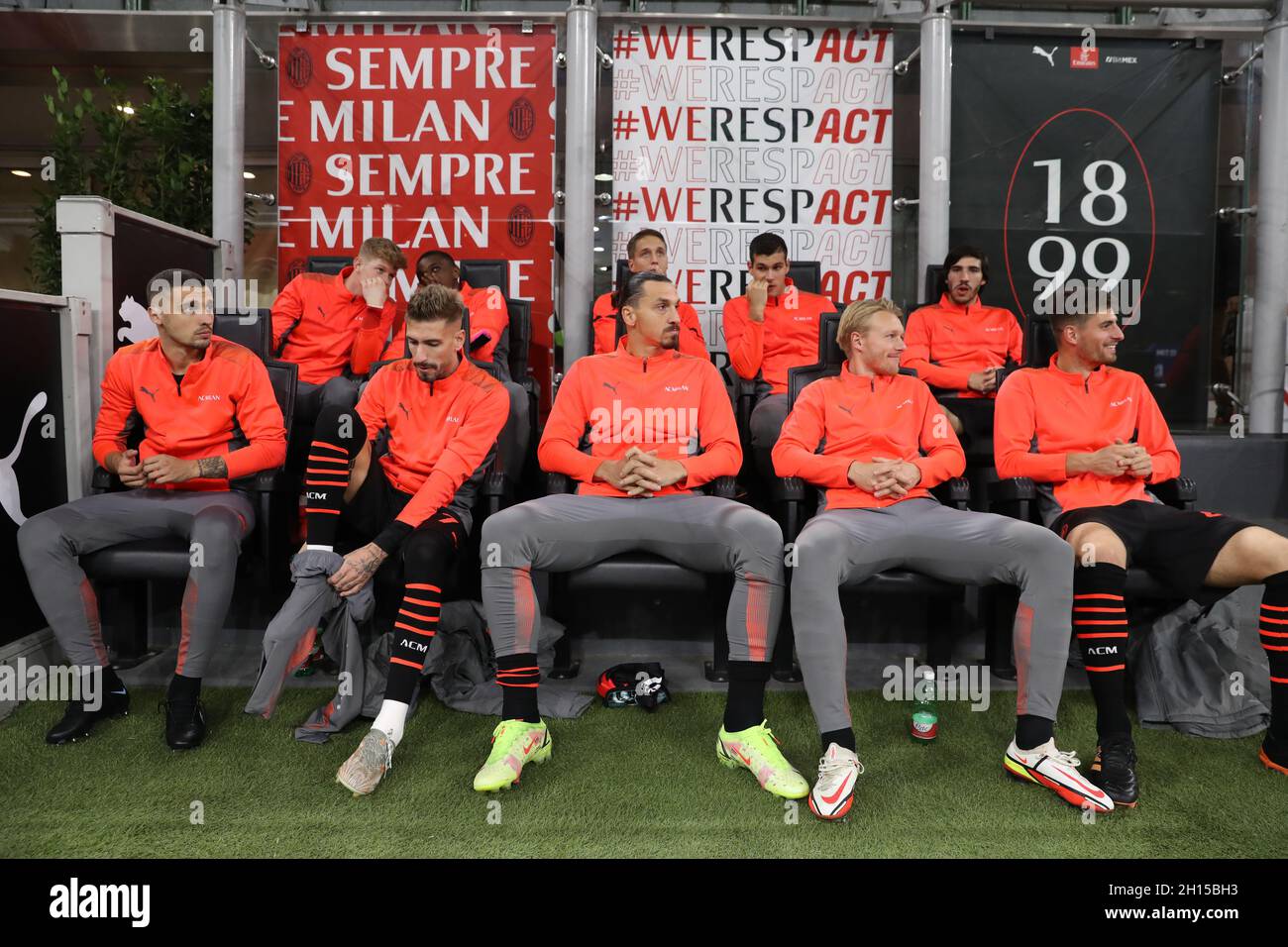 Team italy bench hi-res stock photography and images - Alamy