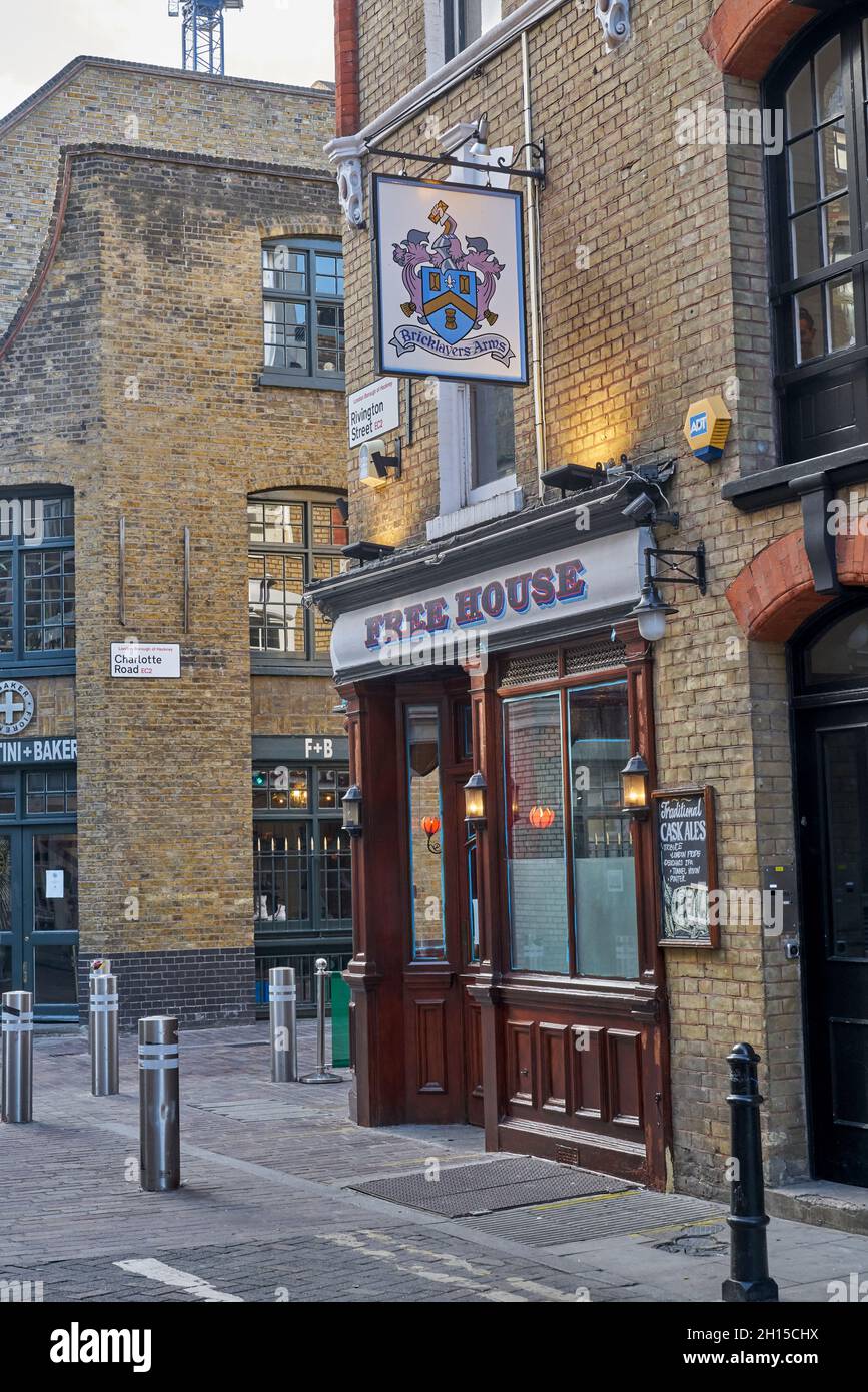 Cycling in shoreditch hi-res stock photography and images - Alamy