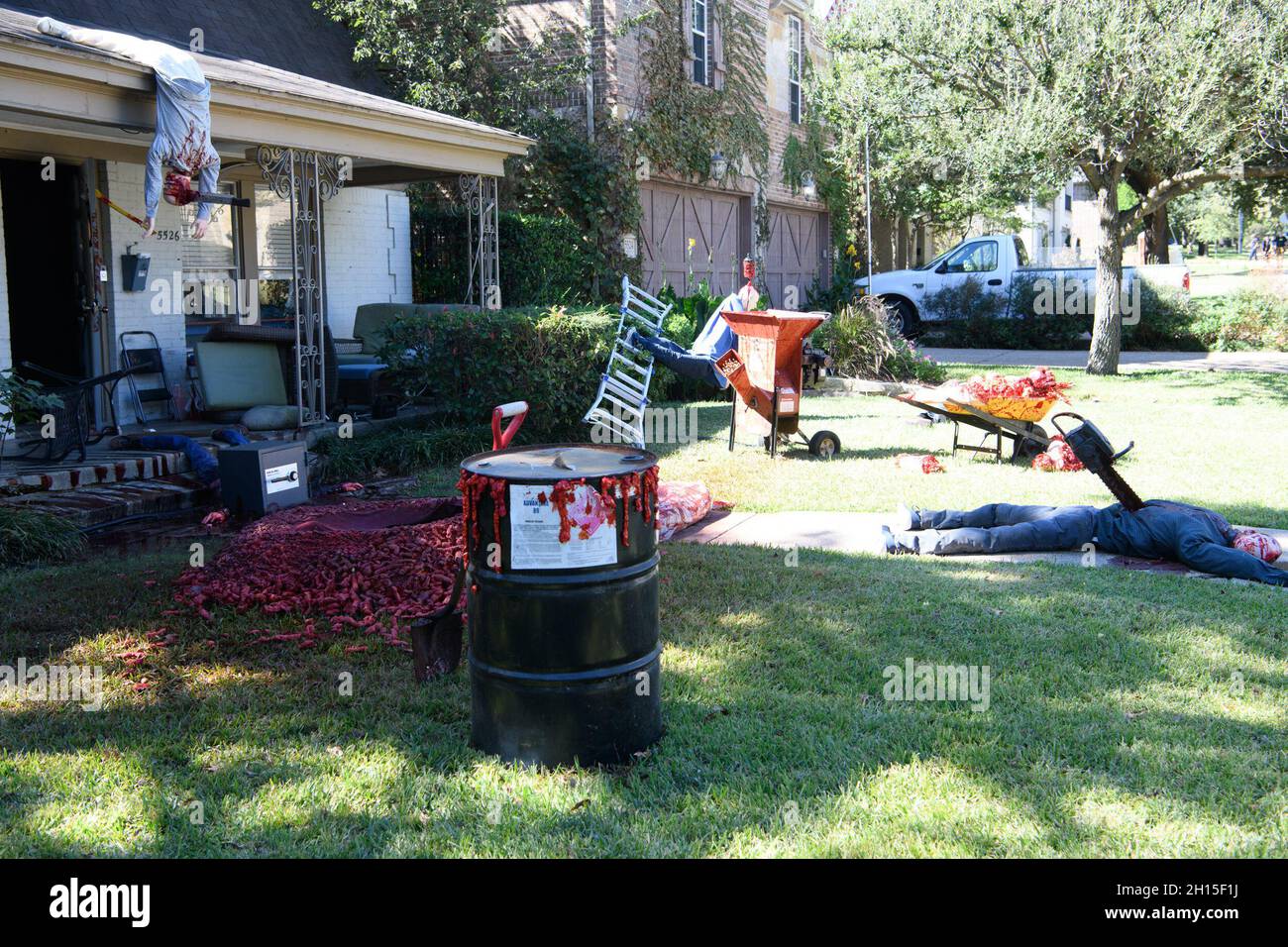 Dallas, Texas, USA. 16th Oct, 2021. An extremely realistic Halloween ...