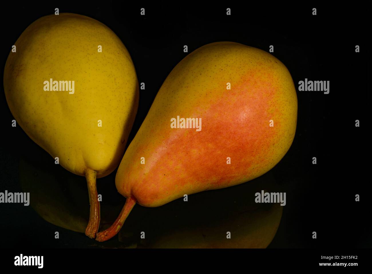 Pear and its reflection hi-res stock photography and images - Alamy