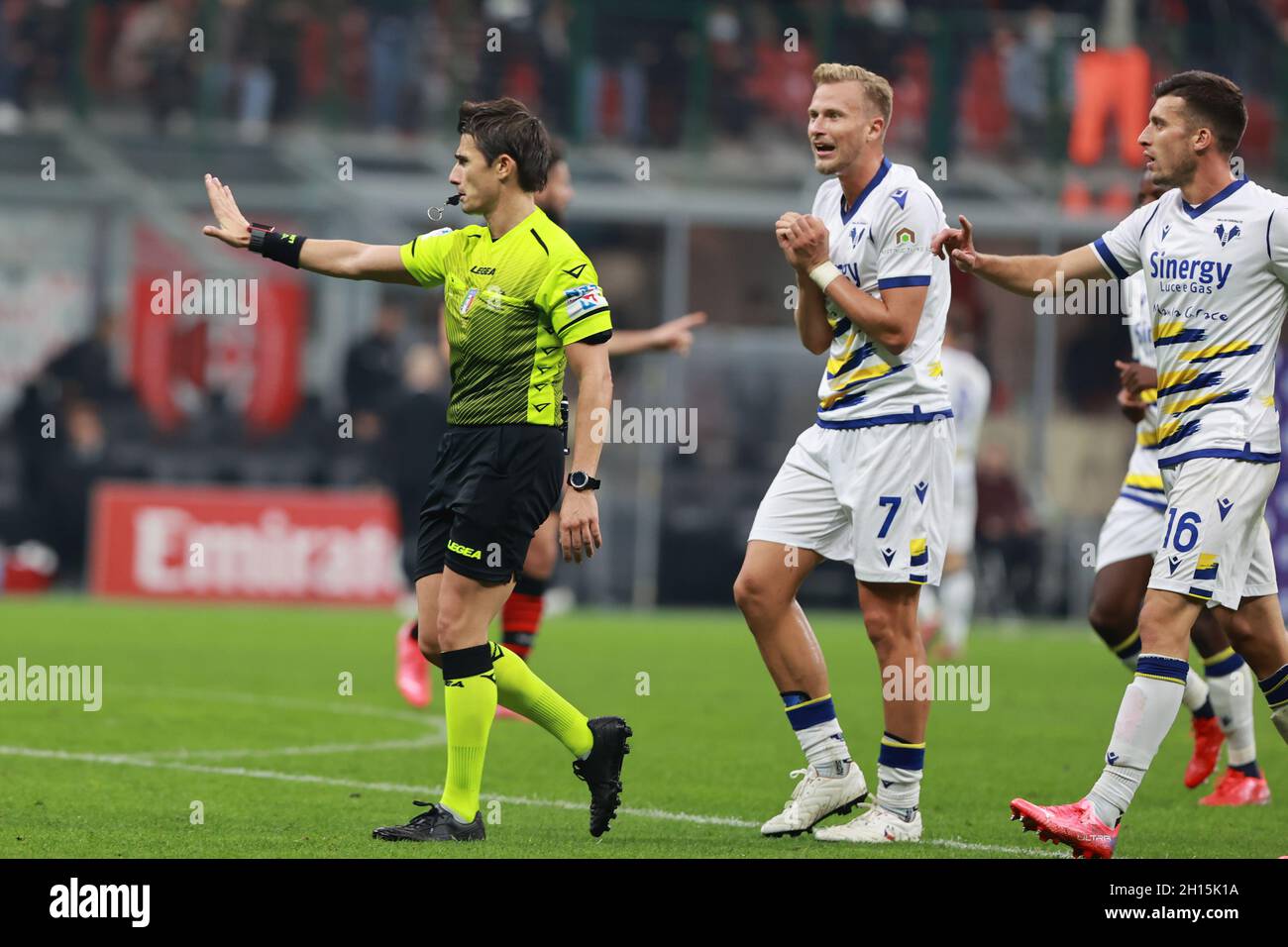 Referee Alessandro Prontera during the Serie A 2021/22 football match ...