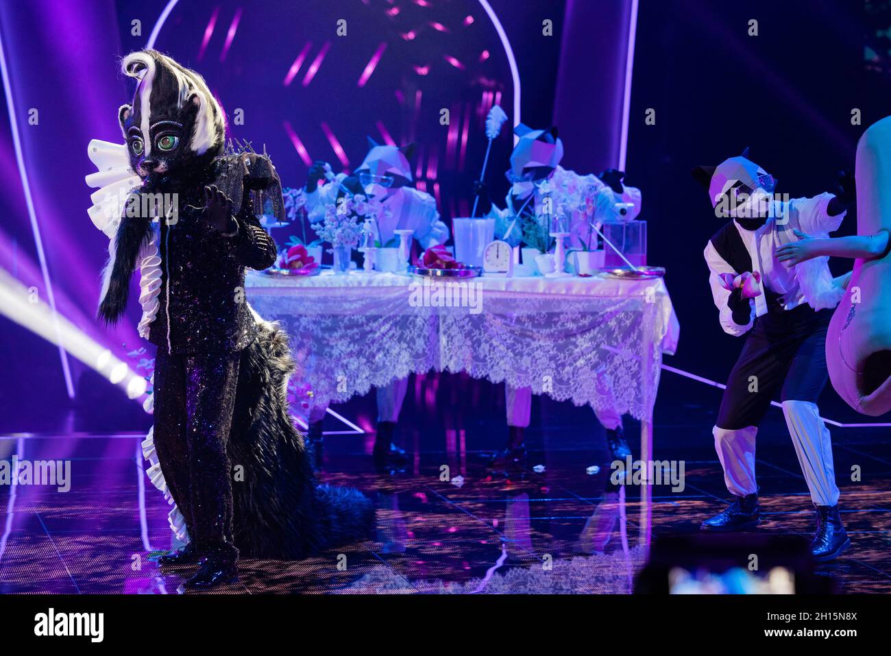 Skunk costume hi-res stock photography and images - Alamy