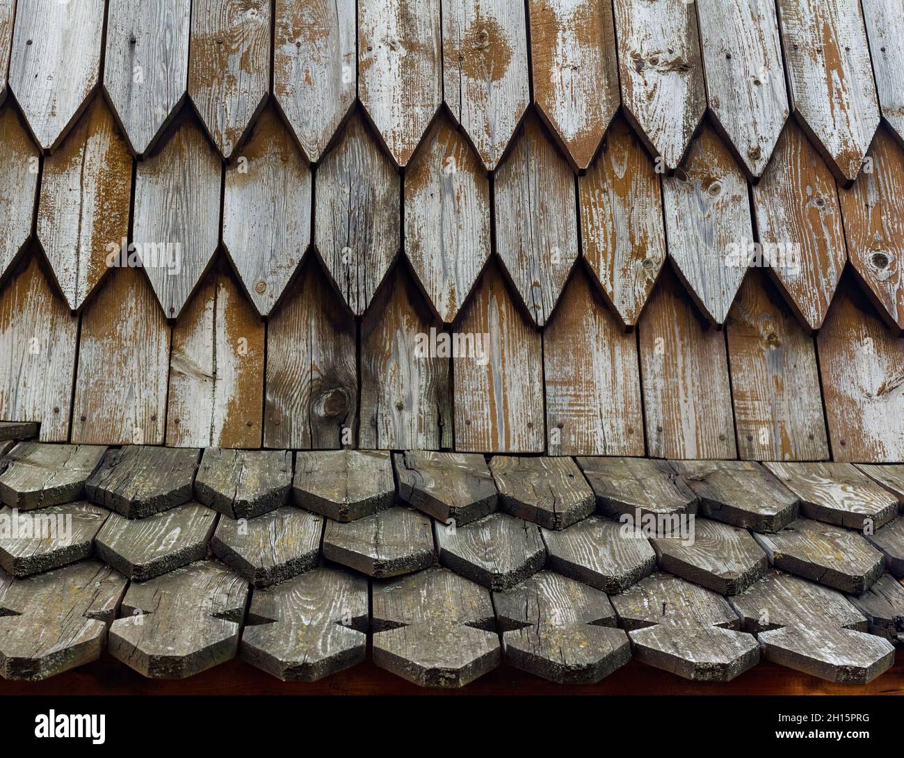 Photo texture of old and worn wooden roof Stock Photo - Alamy