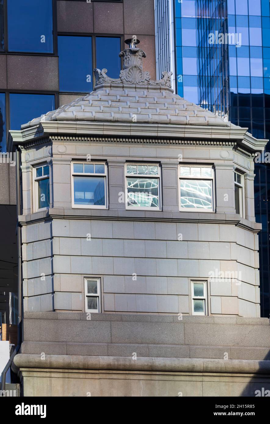 Bridge tender house, Chicago River, Illinois Stock Photo - Alamy