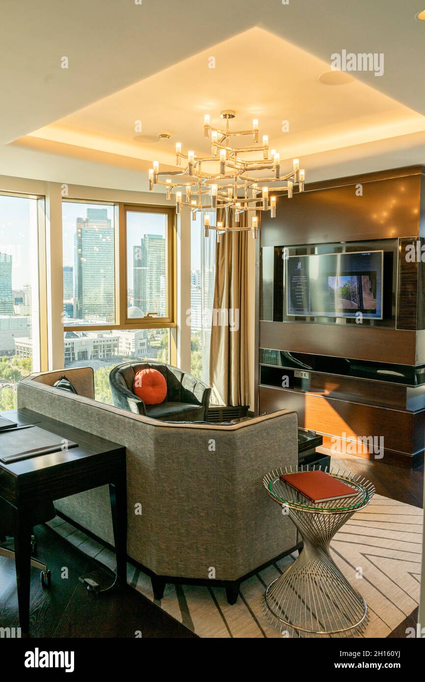 Empty suite hi-res stock photography and images - Alamy