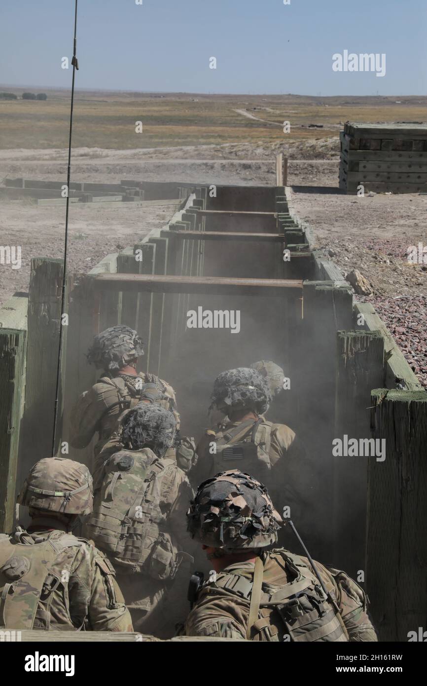Soldiers assigned to 1st Battalion, 8th Infantry Regiment, 3rd Armored ...