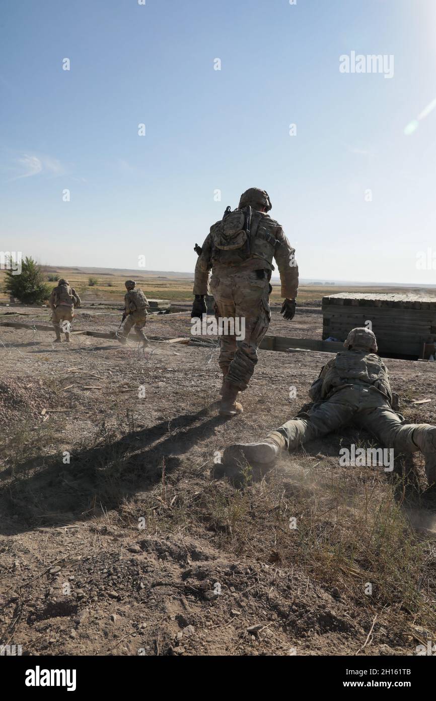 Soldiers of Assault Company, 1st Battalion, 8th Infantry Regiment, 3rd ...