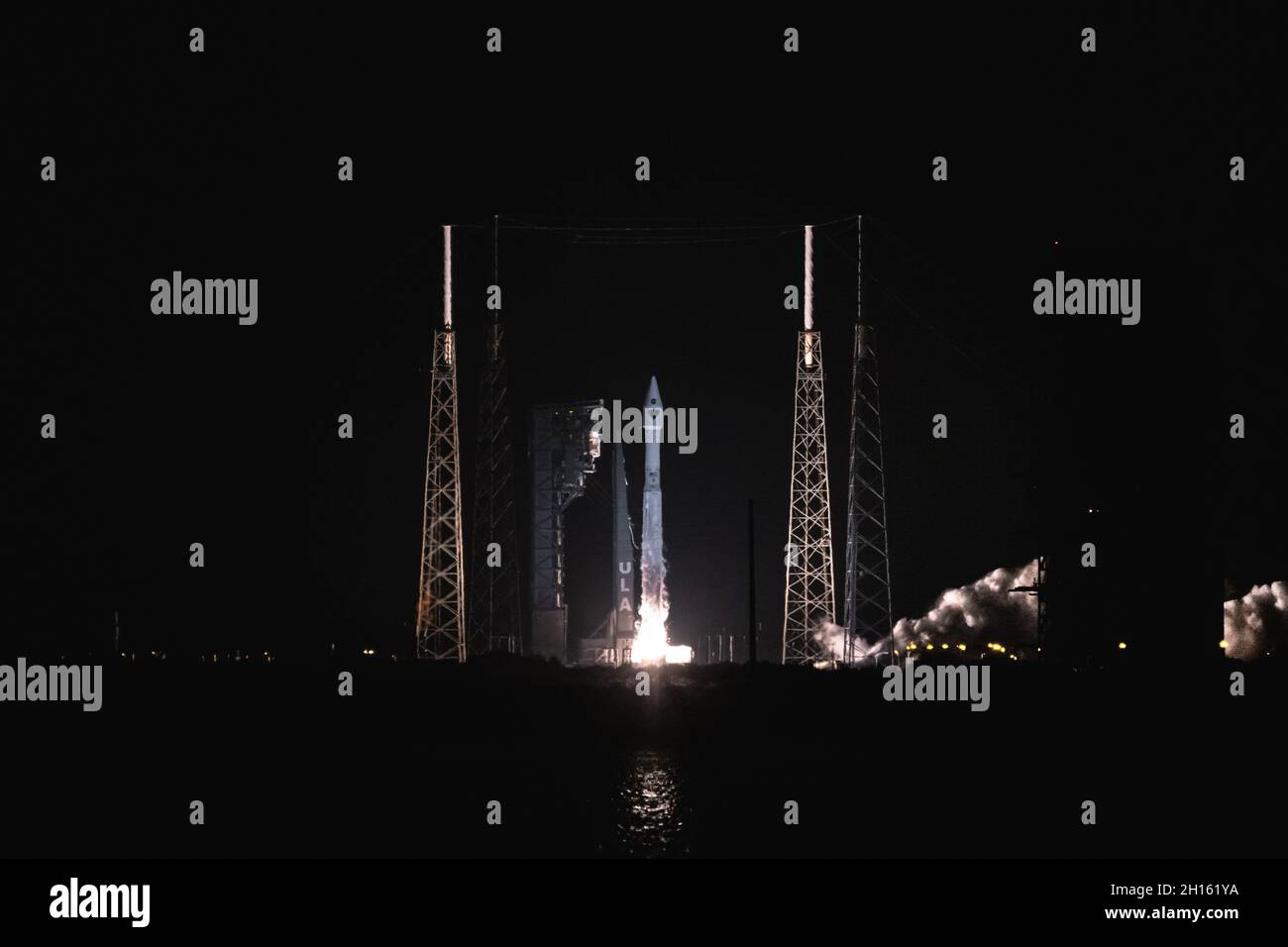 A ULA Atlas V rocket carrying NASA’s Lucy spacecraft launches from SLC ...