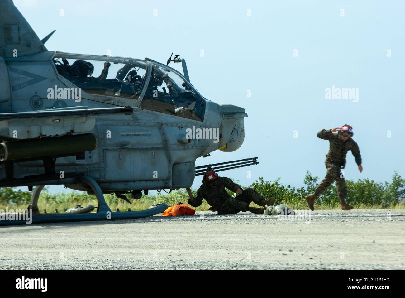 Platoon water purification system hi-res stock photography and images ...