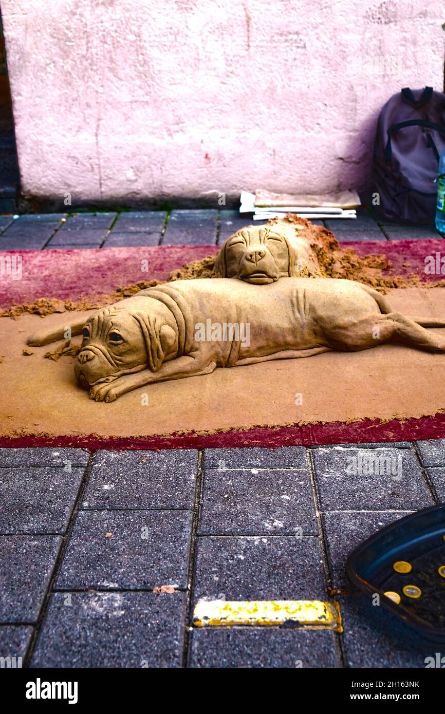 Original street artist hi-res stock photography and images - Alamy