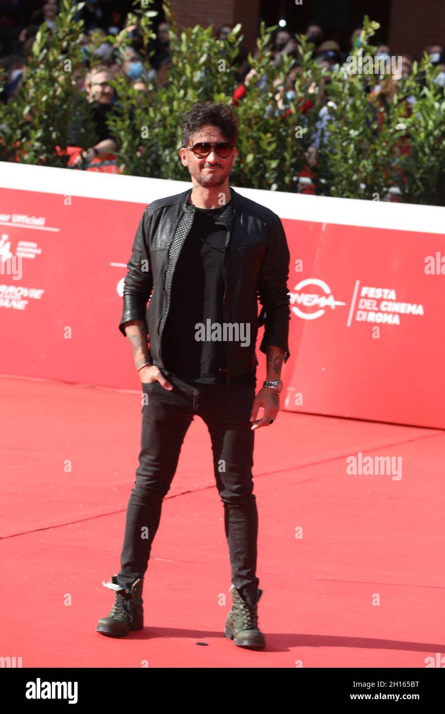 Rome, Italy. 16th Oct, 2021. Luciano Ligabue and Fabrizio Moro walking ...