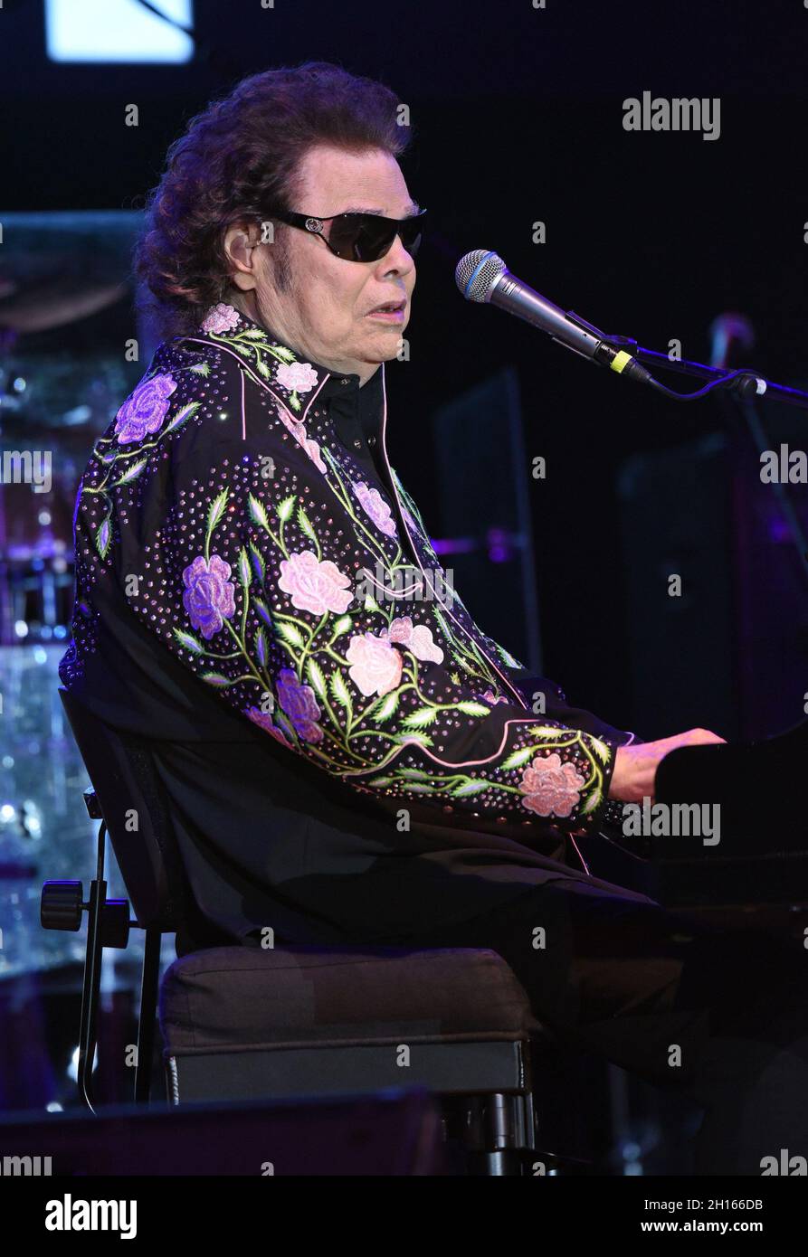 Wills 16th hi-res stock photography and images - Alamy