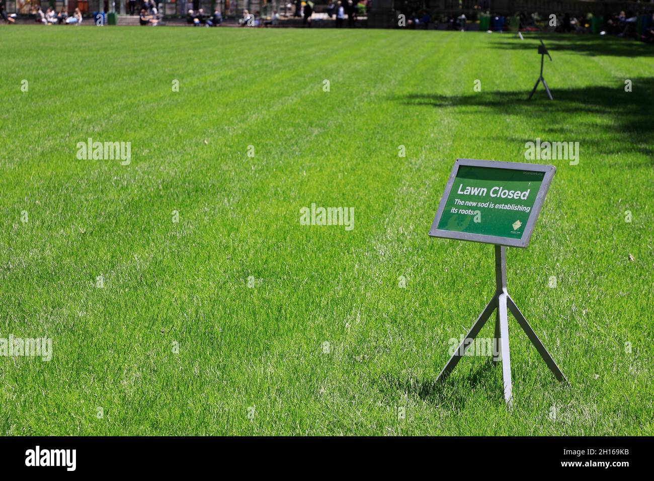 Lawn closed sign on the lawn of Bryant Park.Midtown Manhattan.New York ...