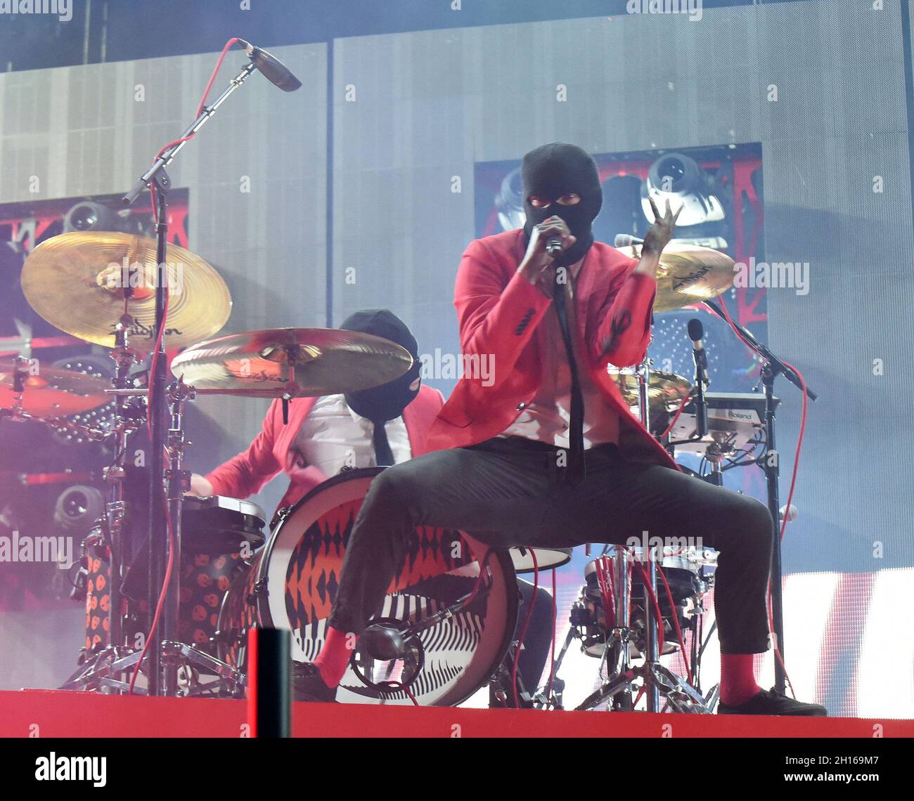 Tyler joseph josh dun twenty hi-res stock photography and images - Alamy