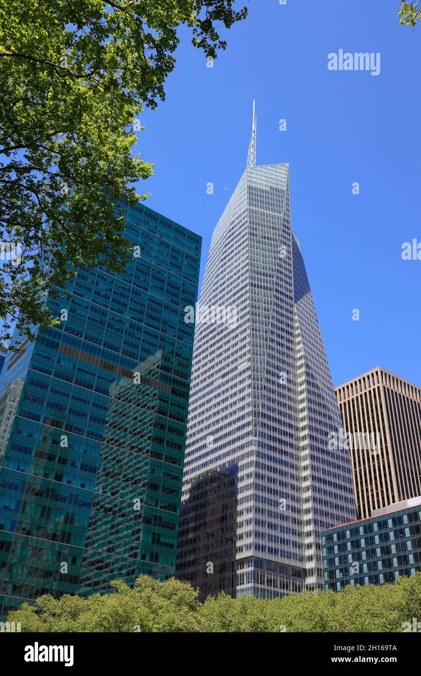 The view of Bank of America Tower aka 1 Bryant Park from Bryant Park ...