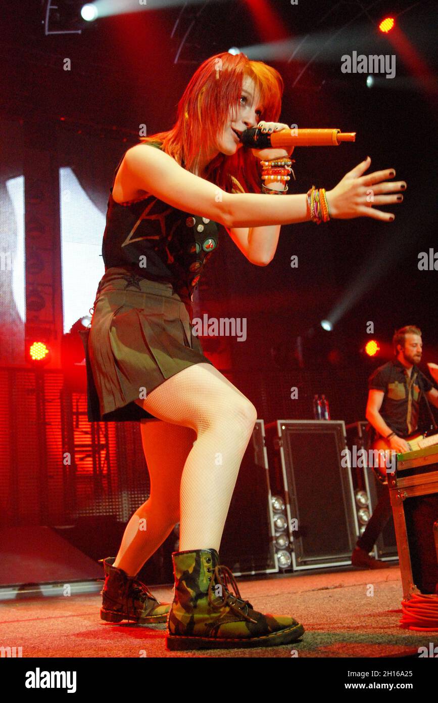 Hayley williams red hair hi-res stock photography and images - Alamy